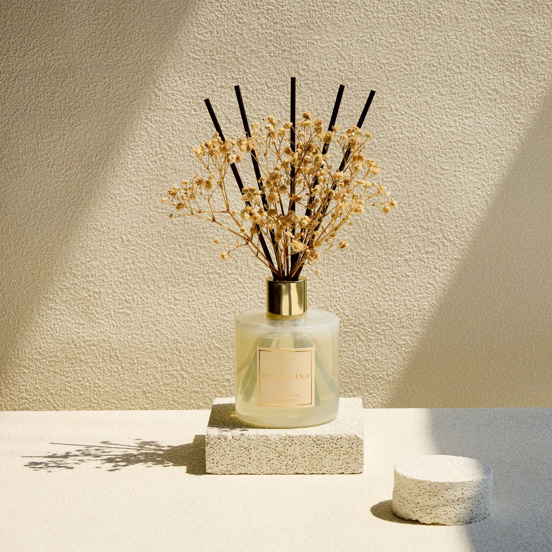 Cocorrína Clean Linen Reed Diffuser Set